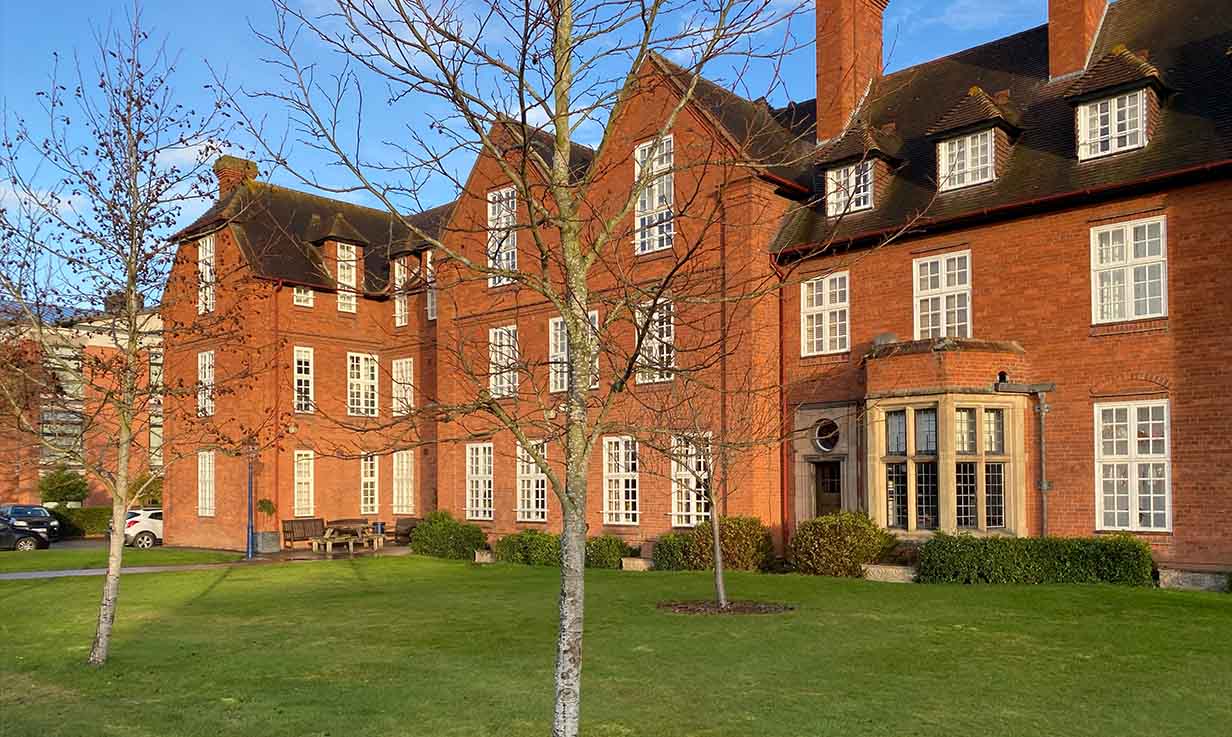 Apply For A UK Boarding School